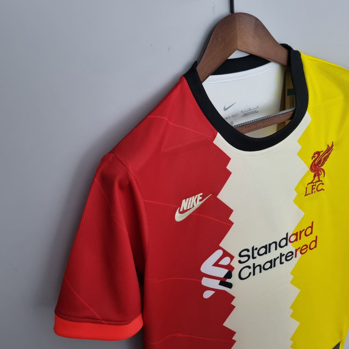 21/22 Liverpool 3 in 1 kit – RetrokitStar