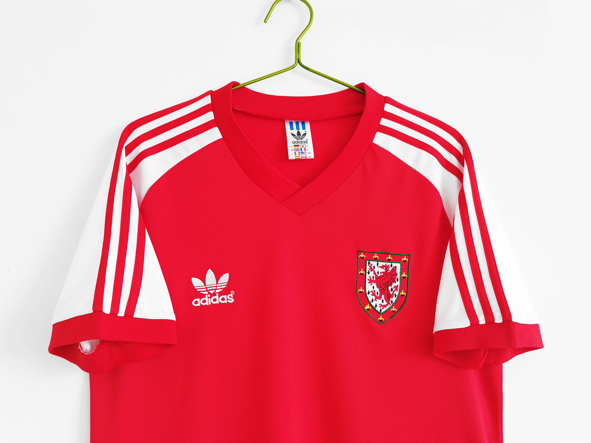 1982 Wales Home kit – RetrokitStar